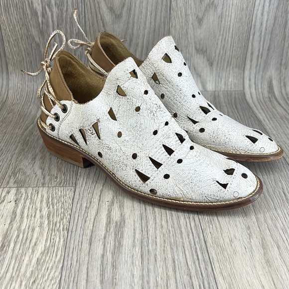 Musse & Cloud | Shoes | Musse Cloud Cut Out Distressed Ankle Boot ...